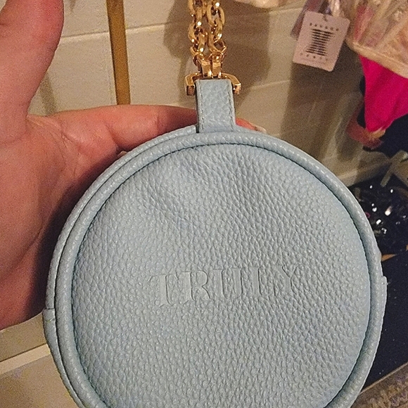 TRULY | Bags | Truly Cross Body Chain Bag | Poshmark